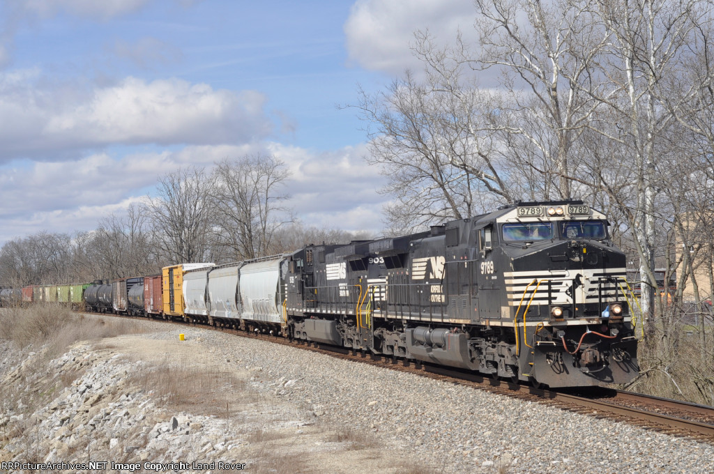 NS 9789 On NS 143 Eastbound